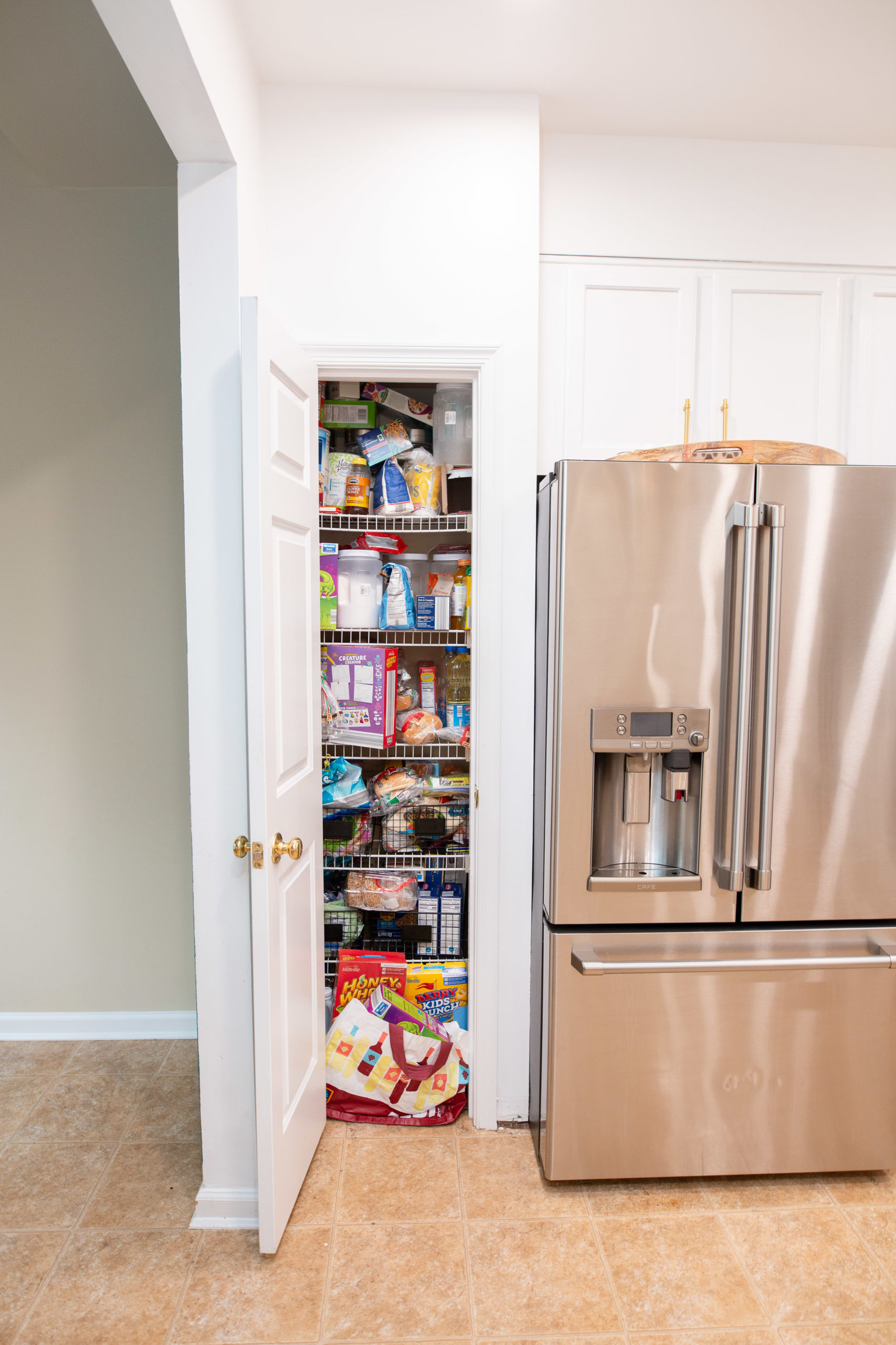 Small Pantry Organization - diybynikyfoster.com