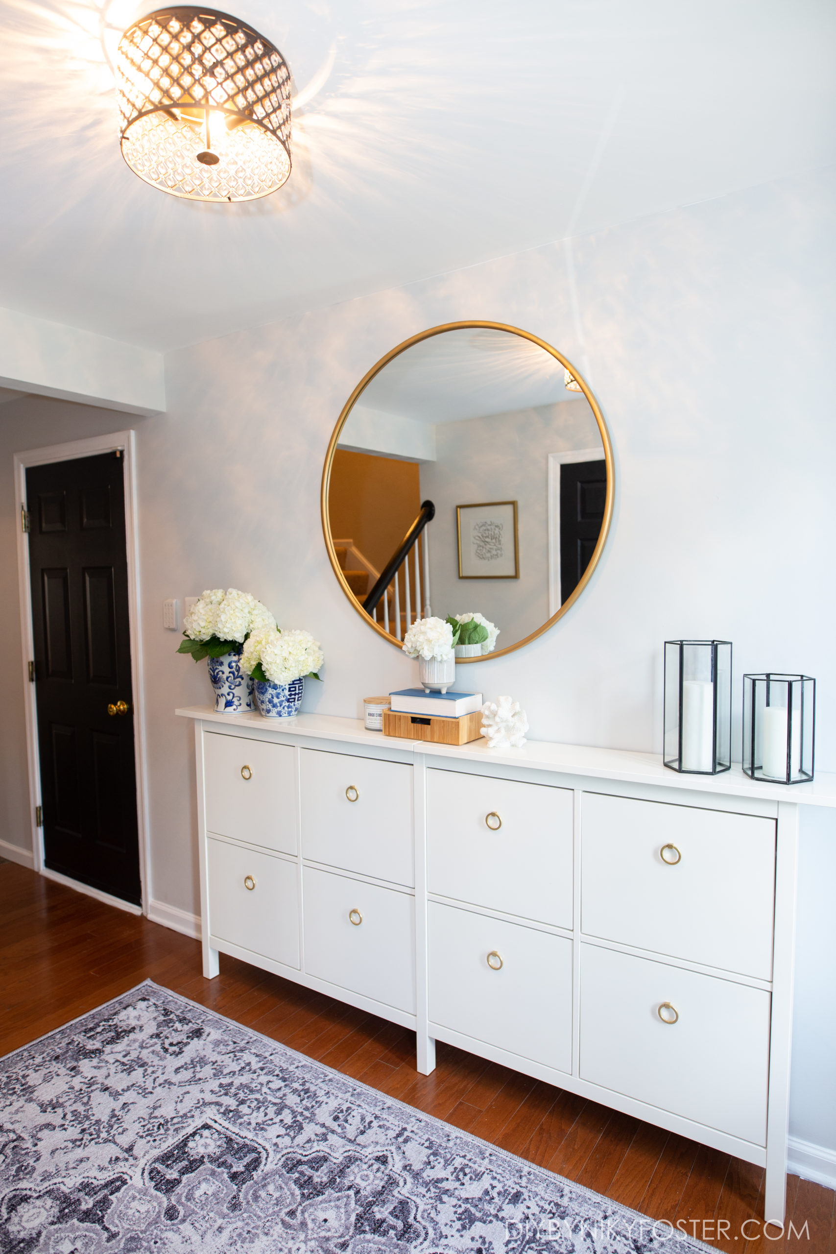 DIY Entryway Makeover - diybynikyfoster.com