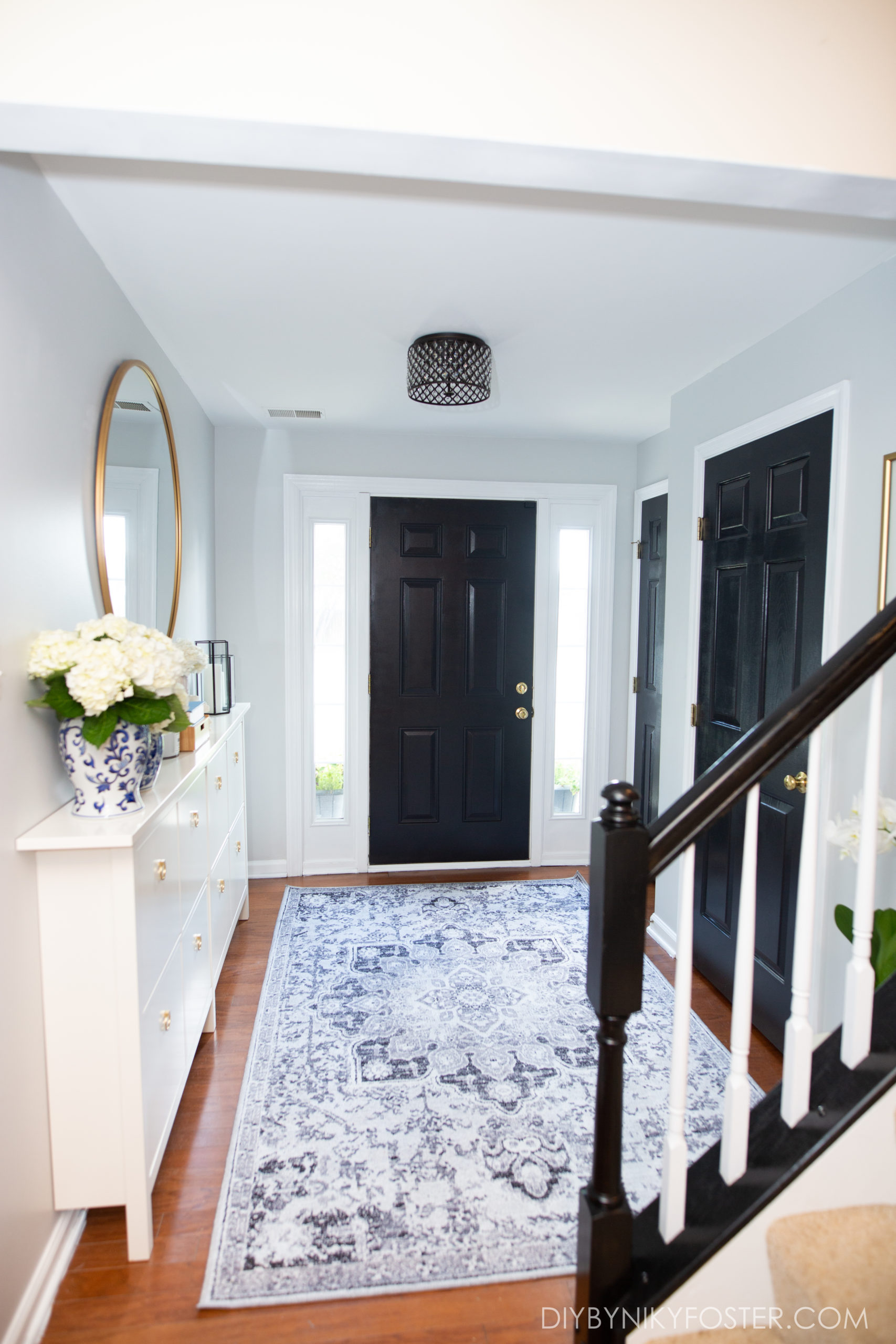 DIY Entryway Makeover - diybynikyfoster.com